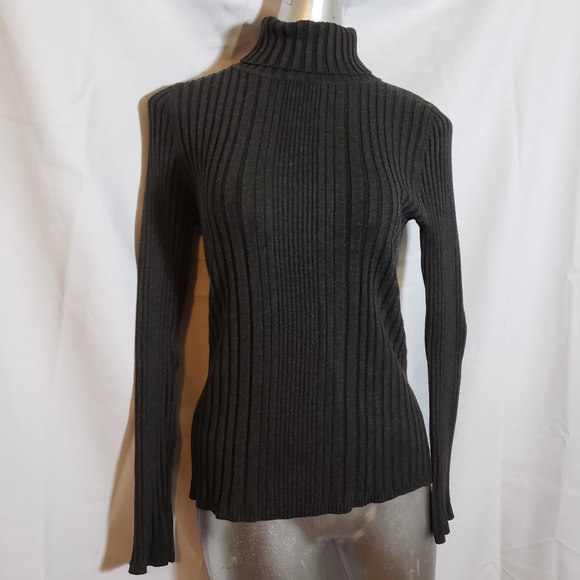 Poute | Sweaters | Poute Medium Turtleneck Sweater | Poshmark